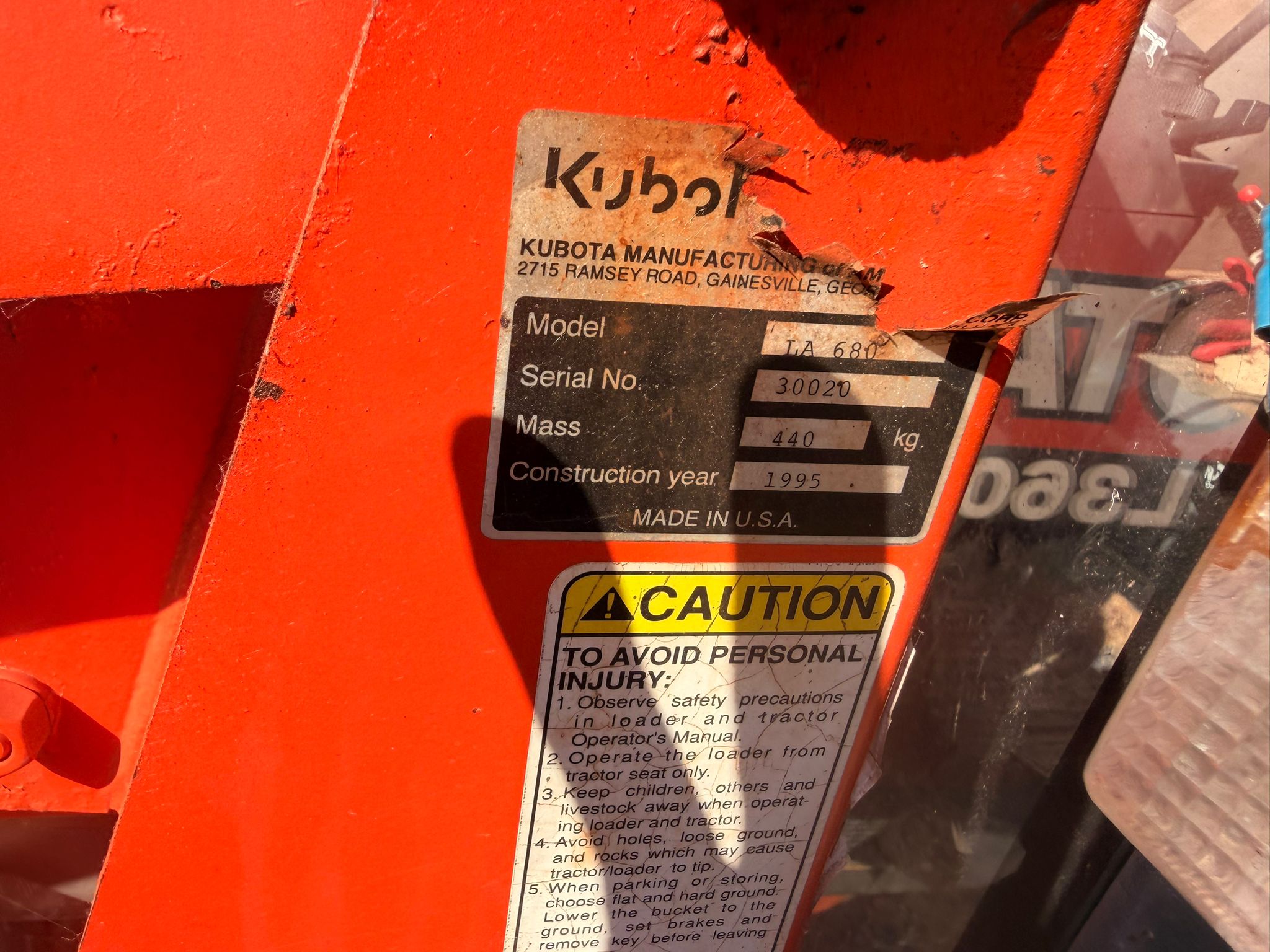 Lot 9 - 1995 Kubota LA680 Tractor